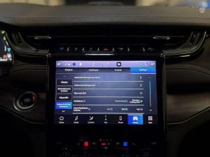 Balts Jeep Grand Cherokee 2023 Viļņa, ar dzinēja tilpumu 2.00 L un nobraukumu 59 tūkst. km par 41990 €, foto 27 vietnē AUTOMOTO.COM.LV