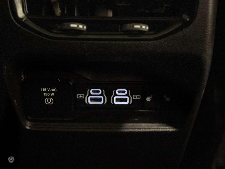 Balts Jeep Grand Cherokee 2023 Viļņa, ar dzinēja tilpumu 2.00 L un nobraukumu 59 tūkst. km par 41990 €, foto 35 vietnē AUTOMOTO.COM.LV