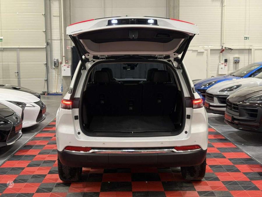 Balts Jeep Grand Cherokee 2023 Viļņa, ar dzinēja tilpumu 2.00 L un nobraukumu 59 tūkst. km par 41990 €, foto 36 vietnē AUTOMOTO.COM.LV