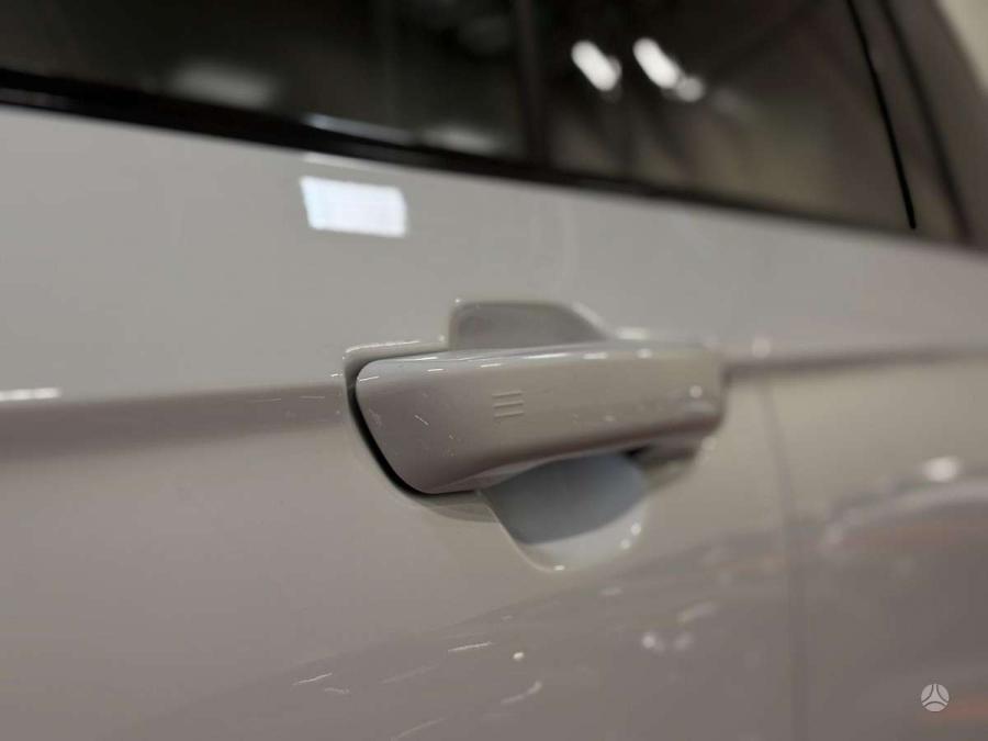 Balts Jeep Grand Cherokee 2023 Viļņa, ar dzinēja tilpumu 2.00 L un nobraukumu 59 tūkst. km par 39990 €, foto 11 vietnē AUTOMOTO.COM.LV
