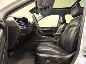 Balts Jeep Grand Cherokee 2023 Viļņa, ar dzinēja tilpumu 2.00 L un nobraukumu 59 tūkst. km par 39990 €, foto 16 vietnē AUTOMOTO.COM.LV