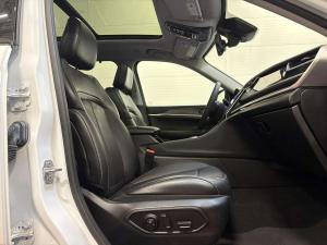 Balts Jeep Grand Cherokee 2023 Viļņa, ar dzinēja tilpumu 2.00 L un nobraukumu 59 tūkst. km par 39990 €, foto 19 vietnē AUTOMOTO.COM.LV