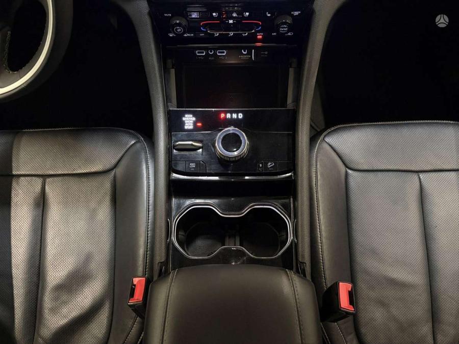 Balts Jeep Grand Cherokee 2023 Viļņa, ar dzinēja tilpumu 2.00 L un nobraukumu 59 tūkst. km par 39990 €, foto 24 vietnē AUTOMOTO.COM.LV