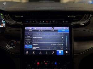Balts Jeep Grand Cherokee 2023 Viļņa, ar dzinēja tilpumu 2.00 L un nobraukumu 59 tūkst. km par 39990 €, foto 27 vietnē AUTOMOTO.COM.LV