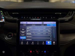 Balts Jeep Grand Cherokee 2023 Viļņa, ar dzinēja tilpumu 2.00 L un nobraukumu 59 tūkst. km par 39990 €, foto 28 vietnē AUTOMOTO.COM.LV