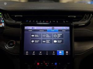 Balts Jeep Grand Cherokee 2023 Viļņa, ar dzinēja tilpumu 2.00 L un nobraukumu 59 tūkst. km par 39990 €, foto 29 vietnē AUTOMOTO.COM.LV
