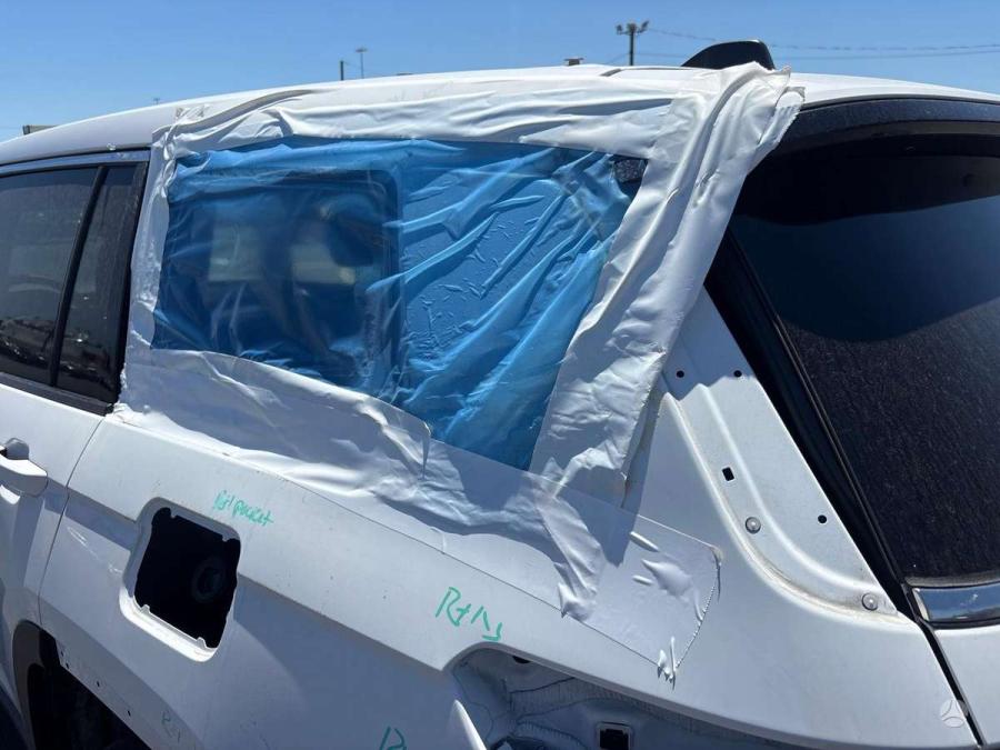 Белый Джип Гранд Чероки 2023 в Укмерге, объемом двигателя 3.60 л и пробегом 83 тыс. км за 13999 €, фото 16 на AUTOMOTO.COM.LV