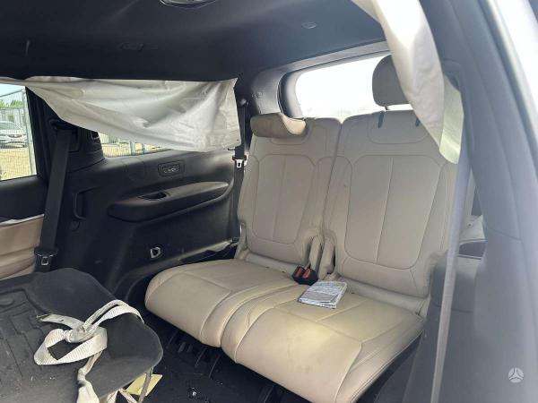 White Jeep Grand Cherokee 2023 in Klaipeda, with an engine capacity of 3.60 L and mileage of 58 thousand km for 10500 €, photo 7 on AUTOMOTO.COM.LV