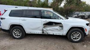 Balts Jeep Grand Cherokee 2023 Ukmergė, ar dzinēja tilpumu 3.60 L un nobraukumu 83 tūkst. km par 19499 €, foto 11 vietnē AUTOMOTO.COM.LV