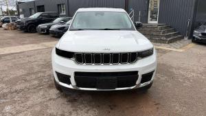 White Jeep Grand Cherokee 2023 in Ukmerge, with an engine capacity of 3.60 L and mileage of 83 thousand km for 16699 €, photo 3 on AUTOMOTO.COM.LV