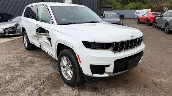 Balts Jeep Grand Cherokee 2023 Ukmergė, ar dzinēja tilpumu 3.60 L un nobraukumu 83 tūkst. km par 16699 €, foto 4 vietnē AUTOMOTO.COM.LV