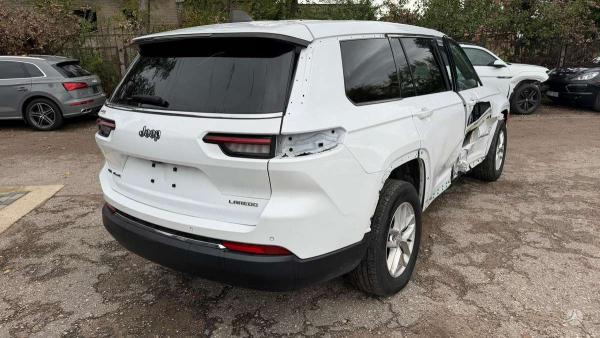Balts Jeep Grand Cherokee 2023 Ukmergė, ar dzinēja tilpumu 3.60 L un nobraukumu 83 tūkst. km par 16699 €, foto 6 vietnē AUTOMOTO.COM.LV