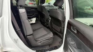 White Jeep Grand Cherokee 2023 in Ukmerge, with an engine capacity of 3.60 L and mileage of 83 thousand km for 16699 €, photo 19 on AUTOMOTO.COM.LV