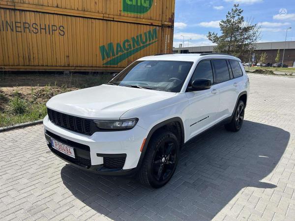 Balts Jeep Grand Cherokee 2023 Viļņa, ar dzinēja tilpumu 3.60 L un nobraukumu 111 tūkst. km par 29900 €, foto 3 vietnē AUTOMOTO.COM.LV