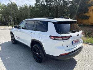 White Jeep Grand Cherokee 2023 in Vilnius, with an engine capacity of 3.60 L and mileage of 111 thousand km for 29900 €, photo 5 on AUTOMOTO.COM.LV