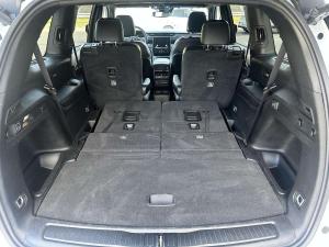 White Jeep Grand Cherokee 2023 in Vilnius, with an engine capacity of 3.60 L and mileage of 111 thousand km for 29900 €, photo 14 on AUTOMOTO.COM.LV
