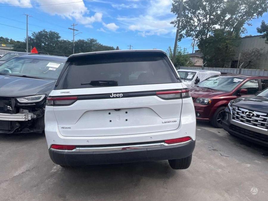 Balts Jeep Grand Cherokee 2023 Ukmergė, ar dzinēja tilpumu 3.60 L un nobraukumu 88 tūkst. km par 9199 €, foto 3 vietnē AUTOMOTO.COM.LV
