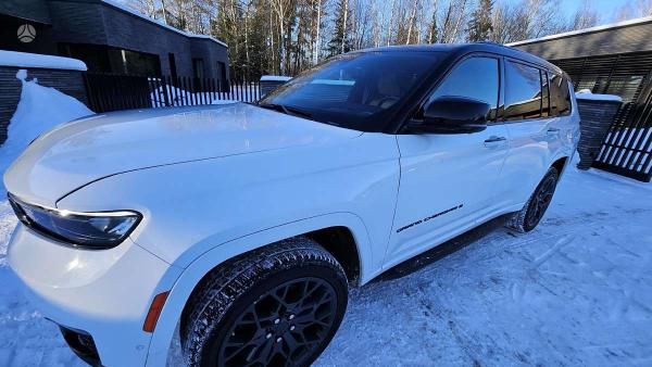 White Jeep Grand Cherokee 2024 in Vilnius, with an engine capacity of 5.65 L and mileage of 45 thousand km for 57000 €, photo 2 on AUTOMOTO.COM.LV
