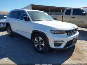 Белый Джип Гранд Чероки 2024 в Клайпеда, объемом двигателя 2.00 л и пробегом 43 тыс. км за 15300 €, фото  на AUTOMOTO.COM.LV