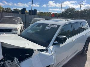 Balts Jeep Grand Cherokee 2024 Ukmergė, ar dzinēja tilpumu 3.60 L un nobraukumu 78 tūkst. km par 9999 €, foto 12 vietnē AUTOMOTO.COM.LV