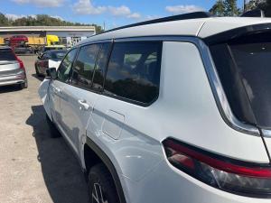 Balts Jeep Grand Cherokee 2024 Ukmergė, ar dzinēja tilpumu 3.60 L un nobraukumu 78 tūkst. km par 9999 €, foto 15 vietnē AUTOMOTO.COM.LV