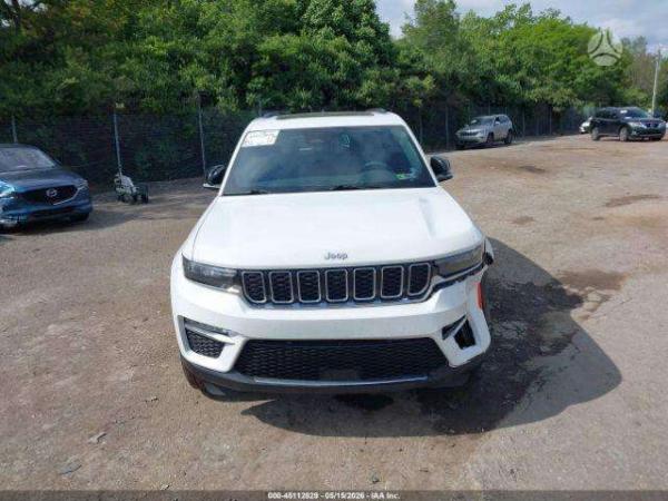Balts Jeep Grand Cherokee 2025 Klaipėda, ar dzinēja tilpumu 3.60 L un nobraukumu 42 tūkst. km par 17700 €, foto 6 vietnē AUTOMOTO.COM.LV