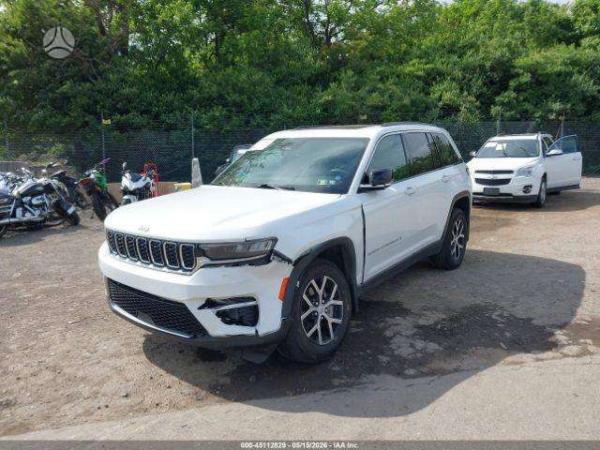 Balts Jeep Grand Cherokee 2025 Klaipėda, ar dzinēja tilpumu 3.60 L un nobraukumu 42 tūkst. km par 17700 €, foto 7 vietnē AUTOMOTO.COM.LV