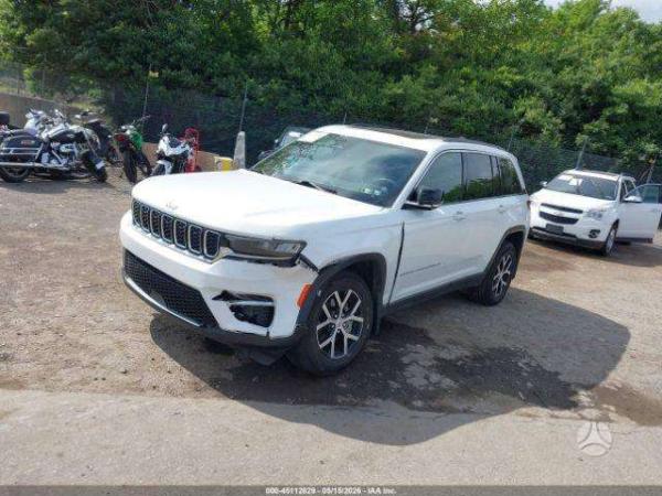 Balts Jeep Grand Cherokee 2025 Klaipėda, ar dzinēja tilpumu 3.60 L un nobraukumu 42 tūkst. km par 17700 €, foto 8 vietnē AUTOMOTO.COM.LV