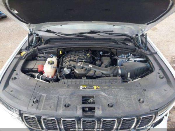Balts Jeep Grand Cherokee 2025 Klaipėda, ar dzinēja tilpumu 3.60 L un nobraukumu 42 tūkst. km par 17700 €, foto 10 vietnē AUTOMOTO.COM.LV