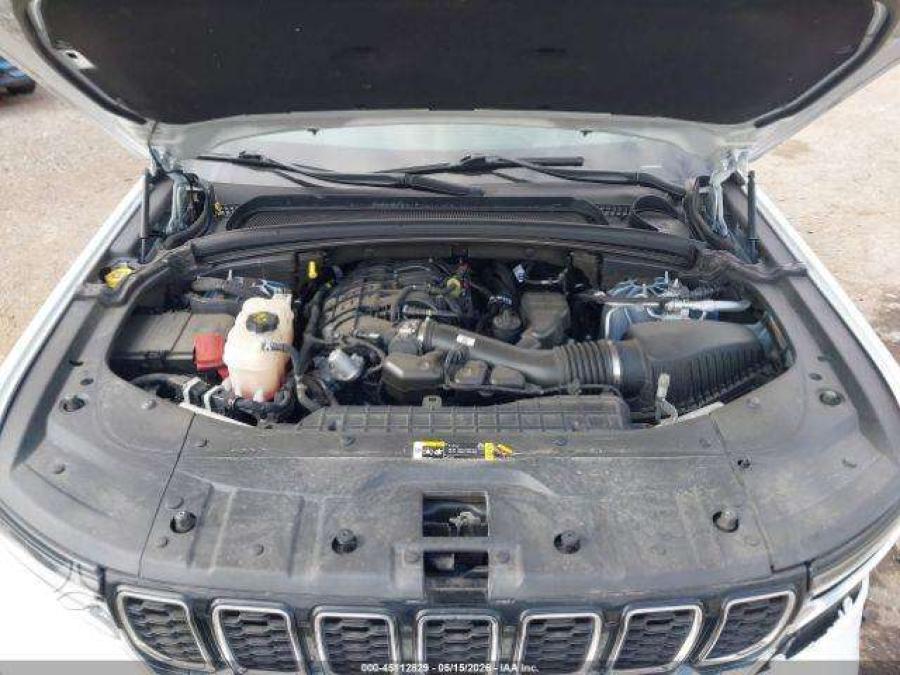 White Jeep Grand Cherokee 2025 in Klaipeda, with an engine capacity of 3.60 L and mileage of 42 thousand km for 17700 €, photo 11 on AUTOMOTO.COM.LV