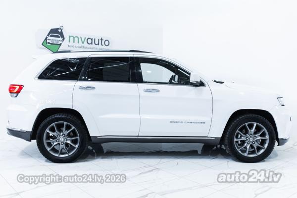Balts Jeep Grand Cherokee 2013 Tallina, ar dzinēja tilpumu 3.00 L un nobraukumu 241 tūkst. km par 12990 €, foto 9 vietnē AUTOMOTO.COM.LV