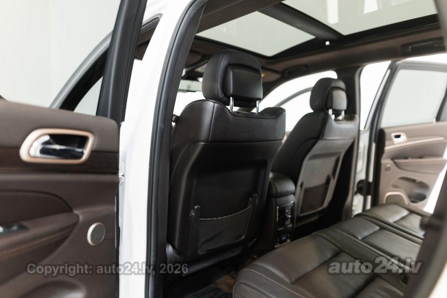 Balts Jeep Grand Cherokee 2013 Tallina, ar dzinēja tilpumu 3.00 L un nobraukumu 241 tūkst. km par 12990 €, foto 21 vietnē AUTOMOTO.COM.LV
