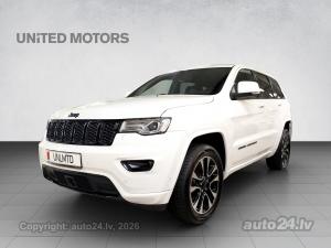 Balts Jeep Grand Cherokee 2018 Tallina, ar dzinēja tilpumu 3.00 L un nobraukumu 111 tūkst. km par 22990 €, foto  vietnē AUTOMOTO.COM.LV