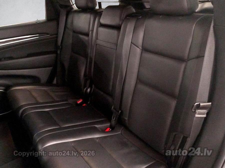 Белый Джип Гранд Чероки 2018 в Таллин, объемом двигателя 3.00 л и пробегом 111 тыс. км за 22990 €, фото 8 на AUTOMOTO.COM.LV