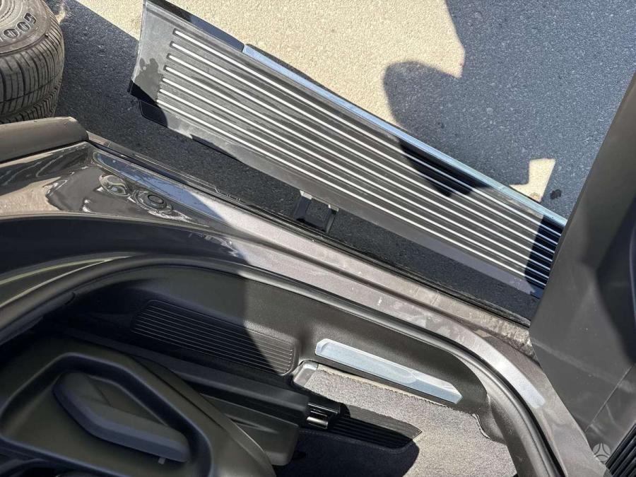 Pelēks Jeep grand-wagoneer 2022 Šilutė, ar dzinēja tilpumu 6.40 L un nobraukumu 6 tūkst. km par 77000 €, foto 12 vietnē AUTOMOTO.COM.LV