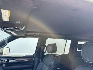 Pelēks Jeep grand-wagoneer 2022 Šilutė, ar dzinēja tilpumu 6.40 L un nobraukumu 6 tūkst. km par 77000 €, foto 20 vietnē AUTOMOTO.COM.LV