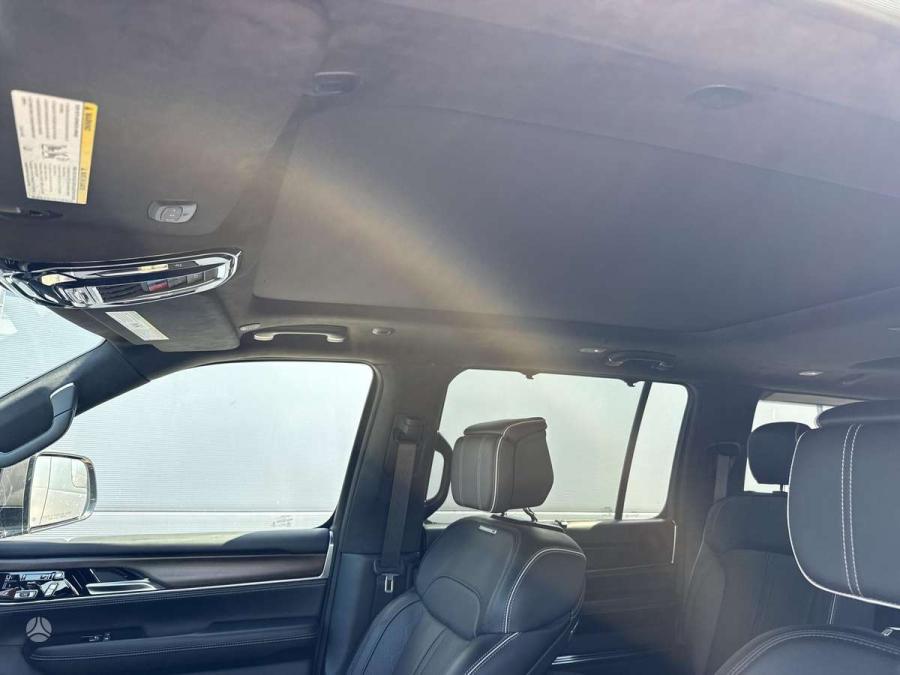 Pelēks Jeep grand-wagoneer 2022 Šilutė, ar dzinēja tilpumu 6.40 L un nobraukumu 6 tūkst. km par 77000 €, foto 20 vietnē AUTOMOTO.COM.LV