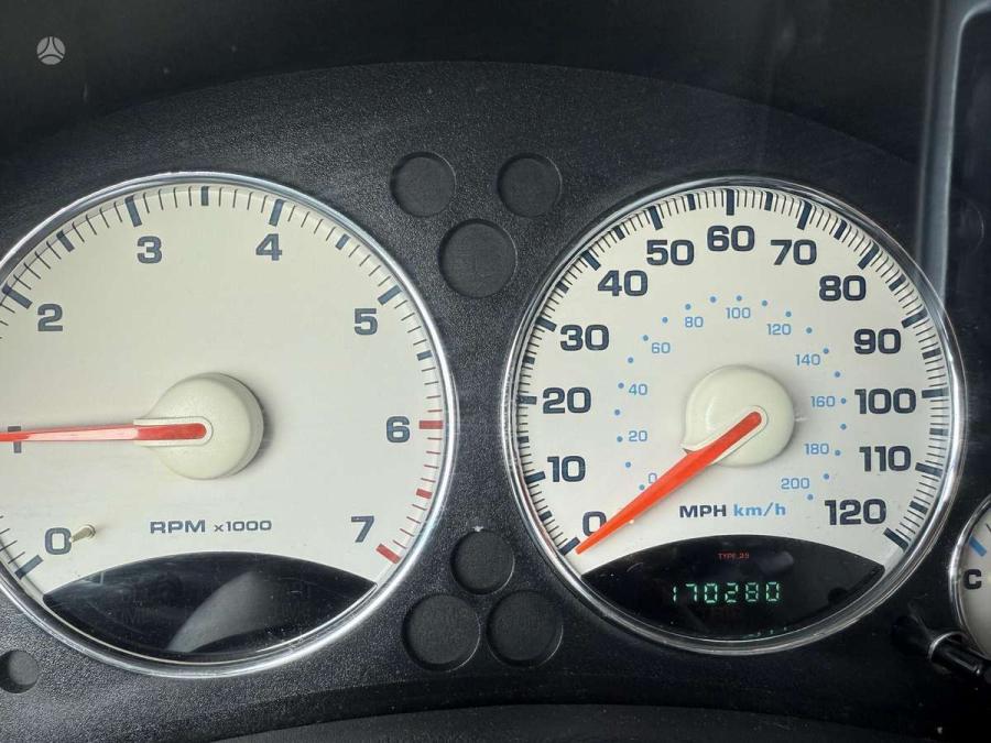 Black Jeep Liberty 2002 in Utena, with an engine capacity of 3.70 L and mileage of 171 thousand km for 2300 €, photo 7 on AUTOMOTO.COM.LV