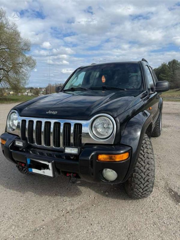 Black Jeep Liberty 2002 in Utena, with an engine capacity of 3.70 L and mileage of 171 thousand km for 2300 €, photo 8 on AUTOMOTO.COM.LV