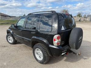Black Jeep Liberty 2002 in Utena, with an engine capacity of 3.70 L and mileage of 171 thousand km for 2300 €, photo 12 on AUTOMOTO.COM.LV