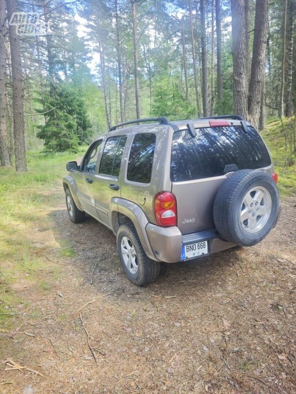 Brūns Jeep Liberty 2002 Ignalina, ar dzinēja tilpumu 3.70 L un nobraukumu 210 tūkst. km par 2650 €, foto 3 vietnē AUTOMOTO.COM.LV