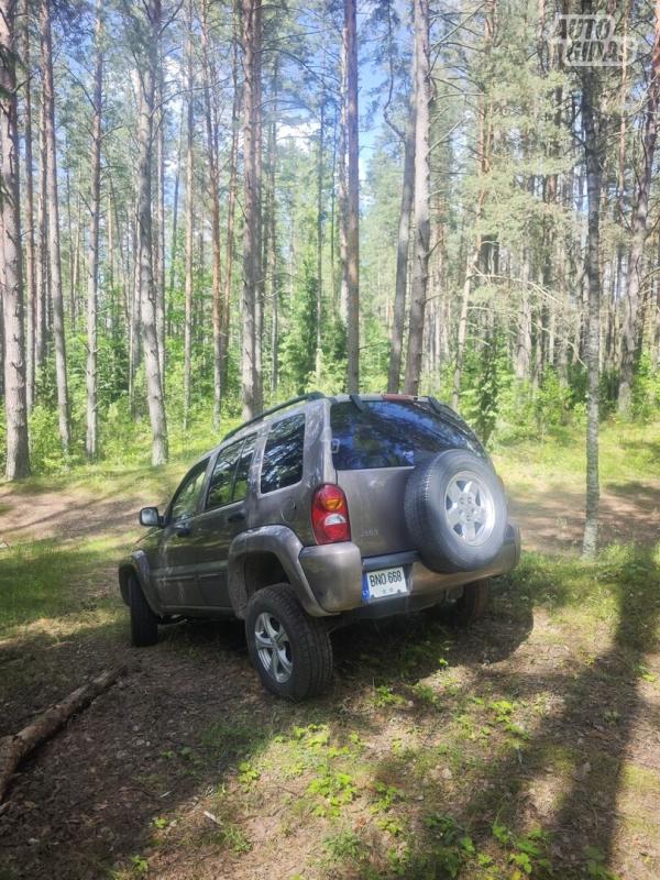 Brūns Jeep Liberty 2002 Ignalina, ar dzinēja tilpumu 3.70 L un nobraukumu 210 tūkst. km par 2650 €, foto 8 vietnē AUTOMOTO.COM.LV