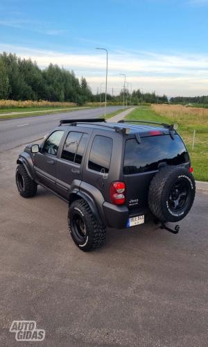 Pelēks Jeep Liberty 2006 Kauņa, ar dzinēja tilpumu 3.70 L un nobraukumu 232 tūkst. km par 6600 €, foto 1 vietnē AUTOMOTO.COM.LV