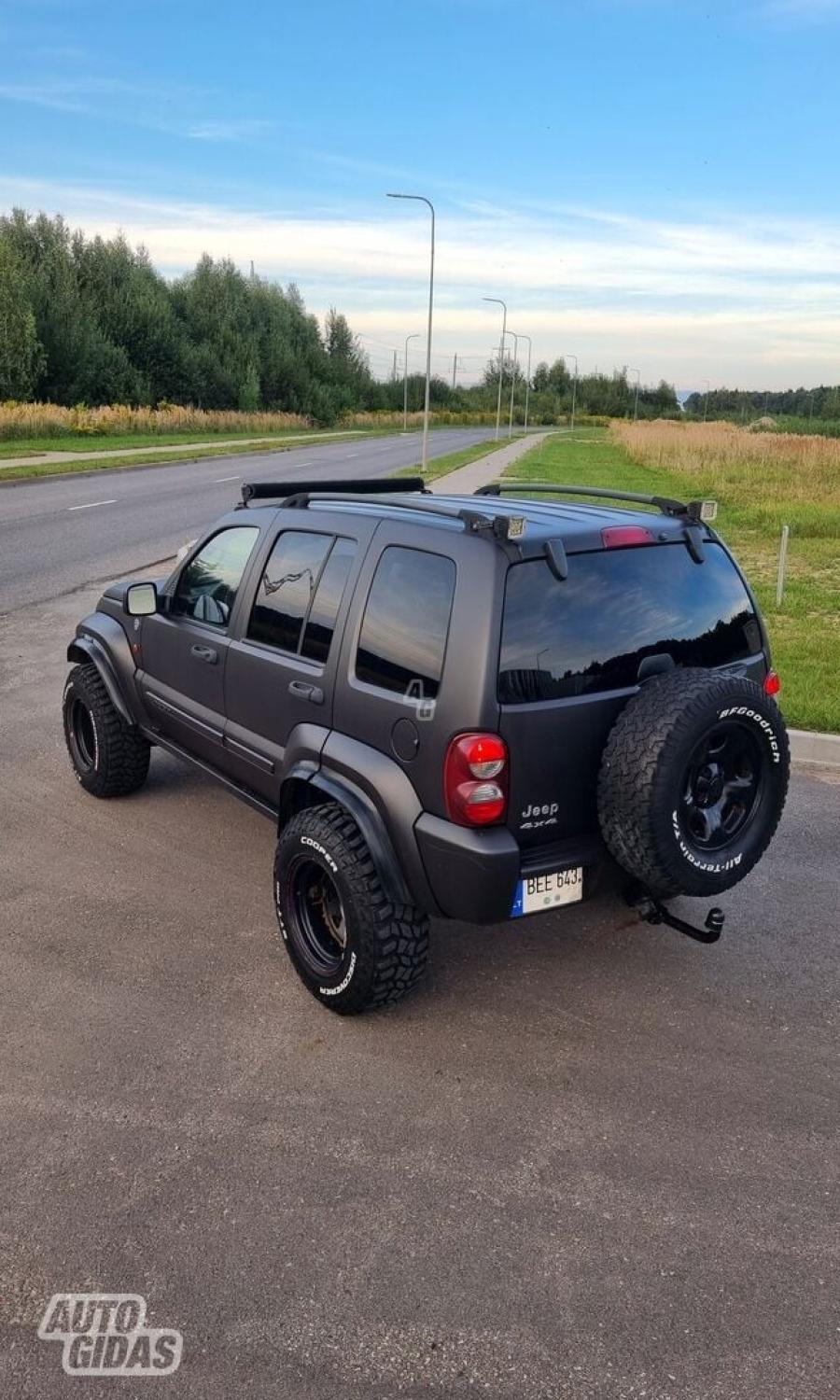 Pelēks Jeep Liberty 2006 Kauņa, ar dzinēja tilpumu 3.70 L un nobraukumu 232 tūkst. km par 6600 €, foto 1 vietnē AUTOMOTO.COM.LV