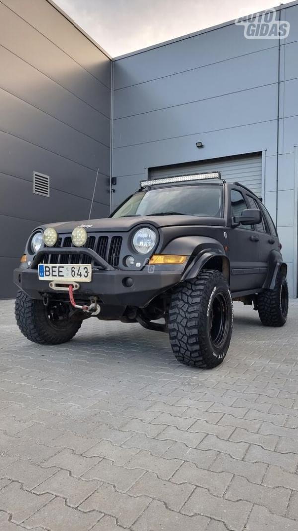 Jeep Liberty 2006 Kauņa vietnē Pelēks Jeep Liberty 2006 Kauņa, ar dzinēja tilpumu 3.70 L un nobraukumu 232 tūkst. km par 6600 €, foto 3 vietnē AUTOMOTO.COM.LV