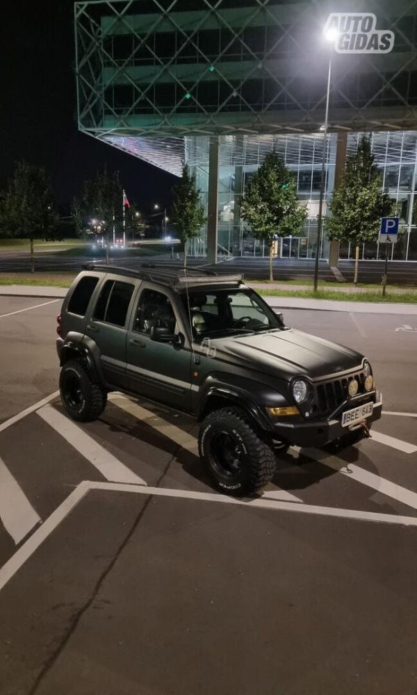 Jeep Liberty 2006 Kauņa vietnē Pelēks Jeep Liberty 2006 Kauņa, ar dzinēja tilpumu 3.70 L un nobraukumu 232 tūkst. km par 6600 €, foto 8 vietnē AUTOMOTO.COM.LV