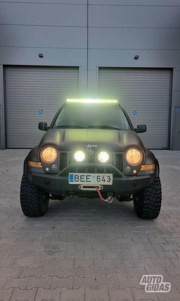 Jeep Liberty 2006 Kauņa vietnē Pelēks Jeep Liberty 2006 Kauņa, ar dzinēja tilpumu 3.70 L un nobraukumu 232 tūkst. km par 6600 €, foto 9 vietnē AUTOMOTO.COM.LV