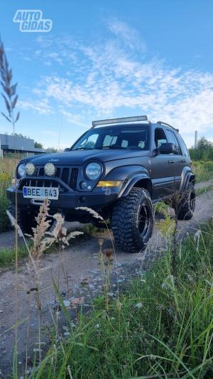 Pelēks Jeep Liberty 2006 Kauņa, ar dzinēja tilpumu 3.70 L un nobraukumu 232 tūkst. km par 6600 €, foto 19 vietnē AUTOMOTO.COM.LV