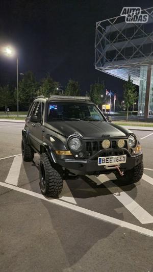 Pelēks Jeep Liberty 2006 Kauņa, ar dzinēja tilpumu 3.70 L un nobraukumu 232 tūkst. km par 6600 €, foto 25 vietnē AUTOMOTO.COM.LV