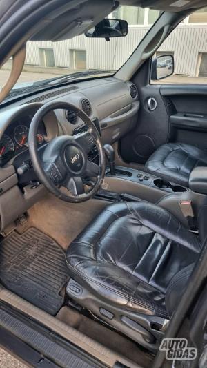Pelēks Jeep Liberty 2006 Kauņa, ar dzinēja tilpumu 3.70 L un nobraukumu 232 tūkst. km par 6600 €, foto 29 vietnē AUTOMOTO.COM.LV